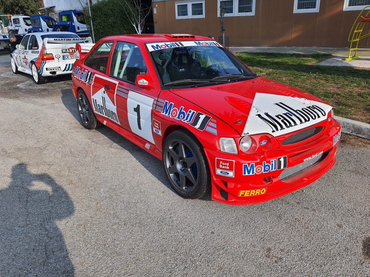 Ford Escort Cosworth WRC Marlboro Livery